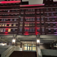 Founders Square - Structure