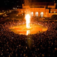 UCLA Wilson Plaza - College Quad in Los Angeles