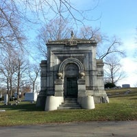 Forest Home Cemetery - 2405 W Forest Home Ave