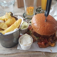 Old Chain Pier - Pub in Trinity