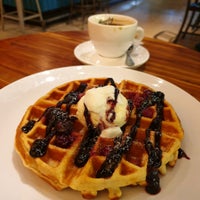 Monolog - Café in Jakarta Selatan