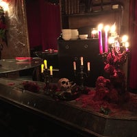 Vampire Cafe - French Restaurant in 銀座