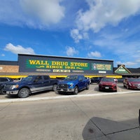 Wall Drug - Shopping Mall