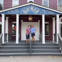 Theo's Metro - Greek Restaurant in Kingston