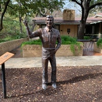 Etter-Harbin Alumni Center (UTX) - University of Texas-Austin - 4 tips