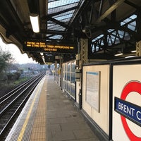 Brent Cross London Underground Station - Metro Station