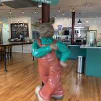 Monuts Donuts - Café in Durham