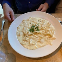 The Cheesecake Factory - American Restaurant in Philadelphia