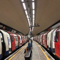 Clapham North London Underground Station - Metro Station in Clapham
