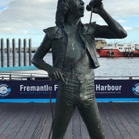 Bon Scott Statue - 1 tip from 58 visitors