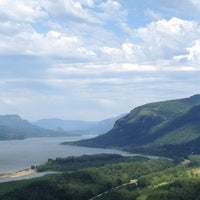 Crown Point Vista House - Scenic Lookout in Corbett