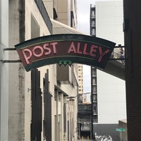 Post Alley - Pike Place - 6 tips from 1196 visitors
