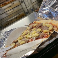 Cosmo's Pizza - Central Denver - 550 Grant St