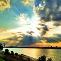 Windsor Riverside - University - Riverside drive West