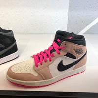 Foot Locker locations in Houston - See hours, directions, tips, and photos.
