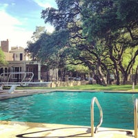 Tarry House - American Restaurant in Austin