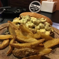 Rock Me Burger & Bar - Loi Kroh
