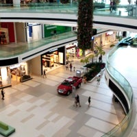 Paseo La Galería - Shopping Mall in Ycua Sati