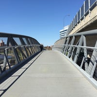 North Bank Park Foot Bridge - Scenic Lookout in East Cambridge
