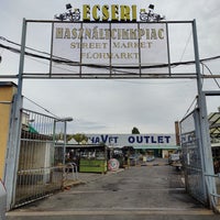 Ecseri Bolhapiac - Flea Market in Budapest