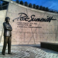 Pat Head Summitt Plaza and Statue - Monument / Landmark in Knoxville