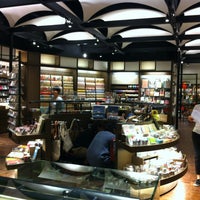 Eslite Bookstore 誠品書店 - 54 tips from 4465 visitors