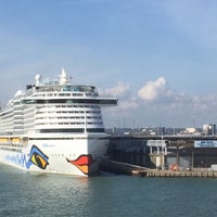 MV Red Falcon (Red Funnel) - Boat or Ferry in Southampton - Cowes