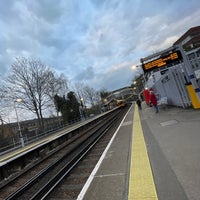 Maze Hill Railway Station (MZH) - Rail Station in Greenwich
