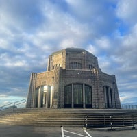 Crown Point Vista House - Scenic Lookout in Corbett