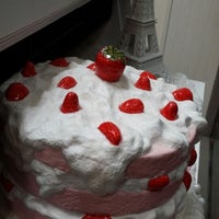 Frosted Cakery - Bakery in Fresno