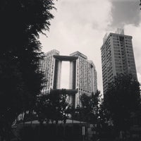 Tanjong Pagar MRT Station (EW15) - Metro Station in Financial District