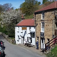 Birch Hall Inn - Pub