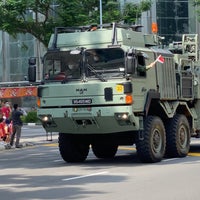 Tanjong Pagar MRT Station (EW15) - Metro Station in Financial District