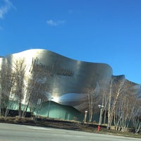 Neiman Marcus - 310 Speen St