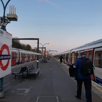 Ealing Broadway London Underground Station - Ealing Broadway - 11 tips
