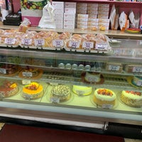 Queen's Bakery - Bakery in Chinatown