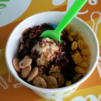 U-Swirl Frozen Yogurt - Frozen Yogurt Shop