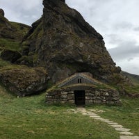 Rútshellir - Cave