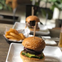 BurgeRoom - Burger Joint