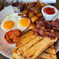 Maple Leaf Grille - Banff, AB