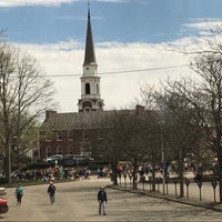Wellesley Square - Plaza in Wellesley