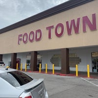 Food Town - 3322 Center St