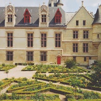 Bibliothèque Forney - College Library in Hôtel-de-Ville