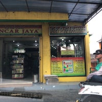Lancar Jaya Pusat Oleh-oleh - Jl. Sanan No. 30, Malang