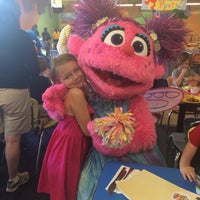 Dine with Me @ Sesame Place - Restaurant in Langhorne