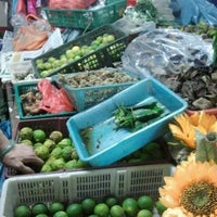 Pasar Awam Larkin - Market