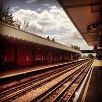 Hainault London Underground Station - Metro Station