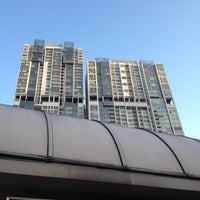 Tanjong Pagar MRT Station (EW15) - Metro Station in Financial District