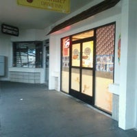 Islander Drive Inn - Diner in Honolulu