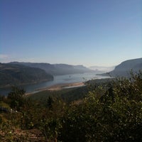 Crown Point Vista House - Scenic Lookout in Corbett